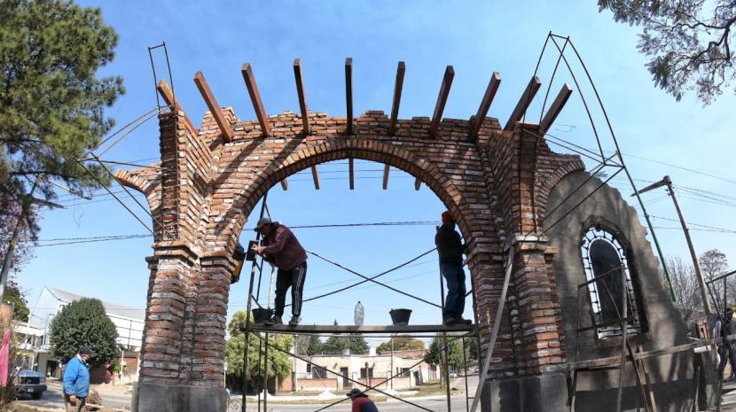 Más de 1000 flores embellecerán el monumento a San Martín ...